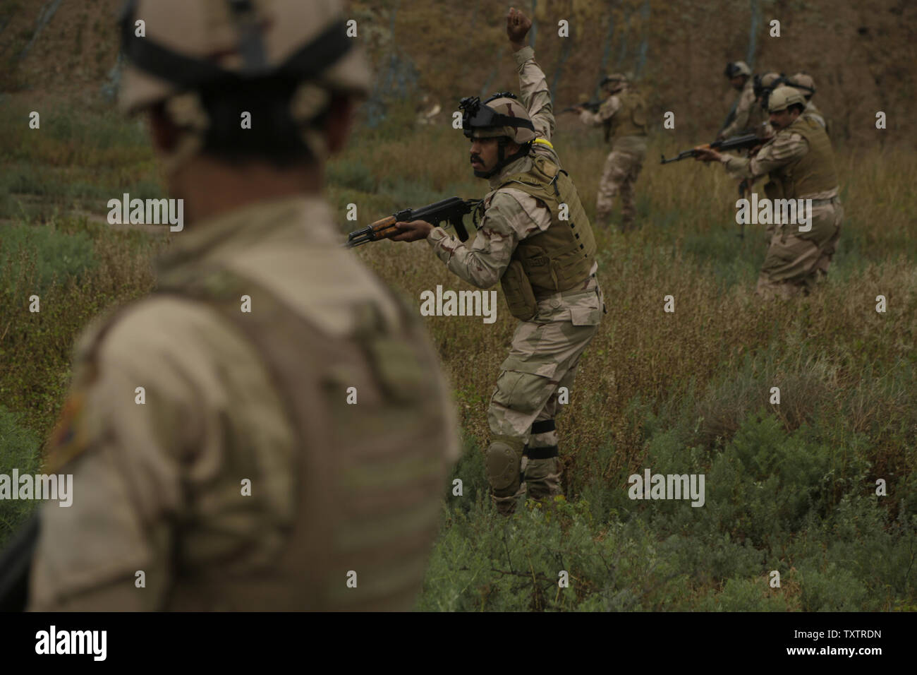 Iraqi soldier hi-res stock photography and images - Alamy