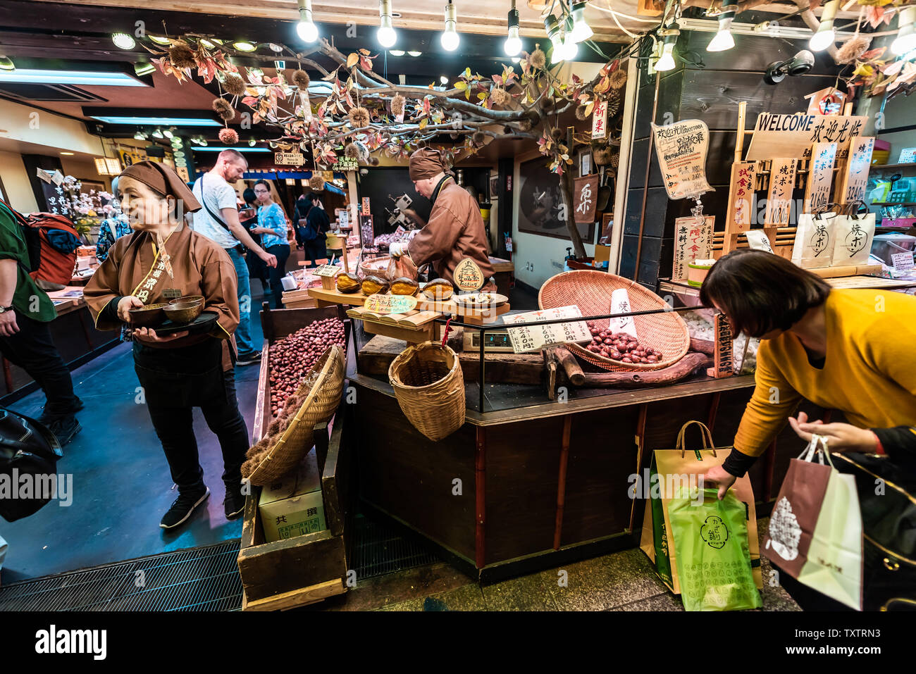 Chestnut Vendor High Resolution Stock Photography and Images - Alamy