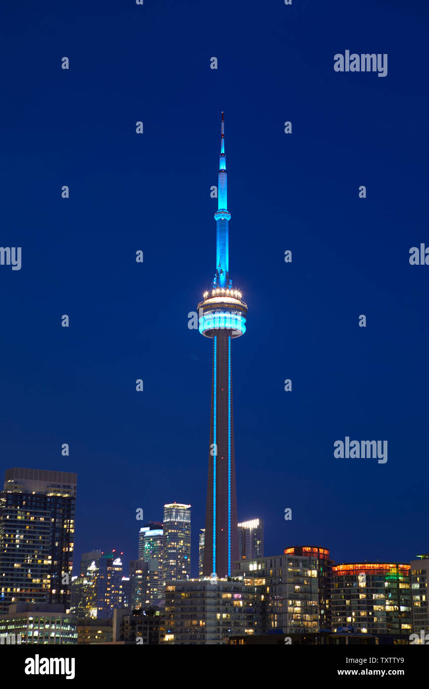 Skyline of Toronto with the iconic CN Tower, Ontario, Canada Stock ...