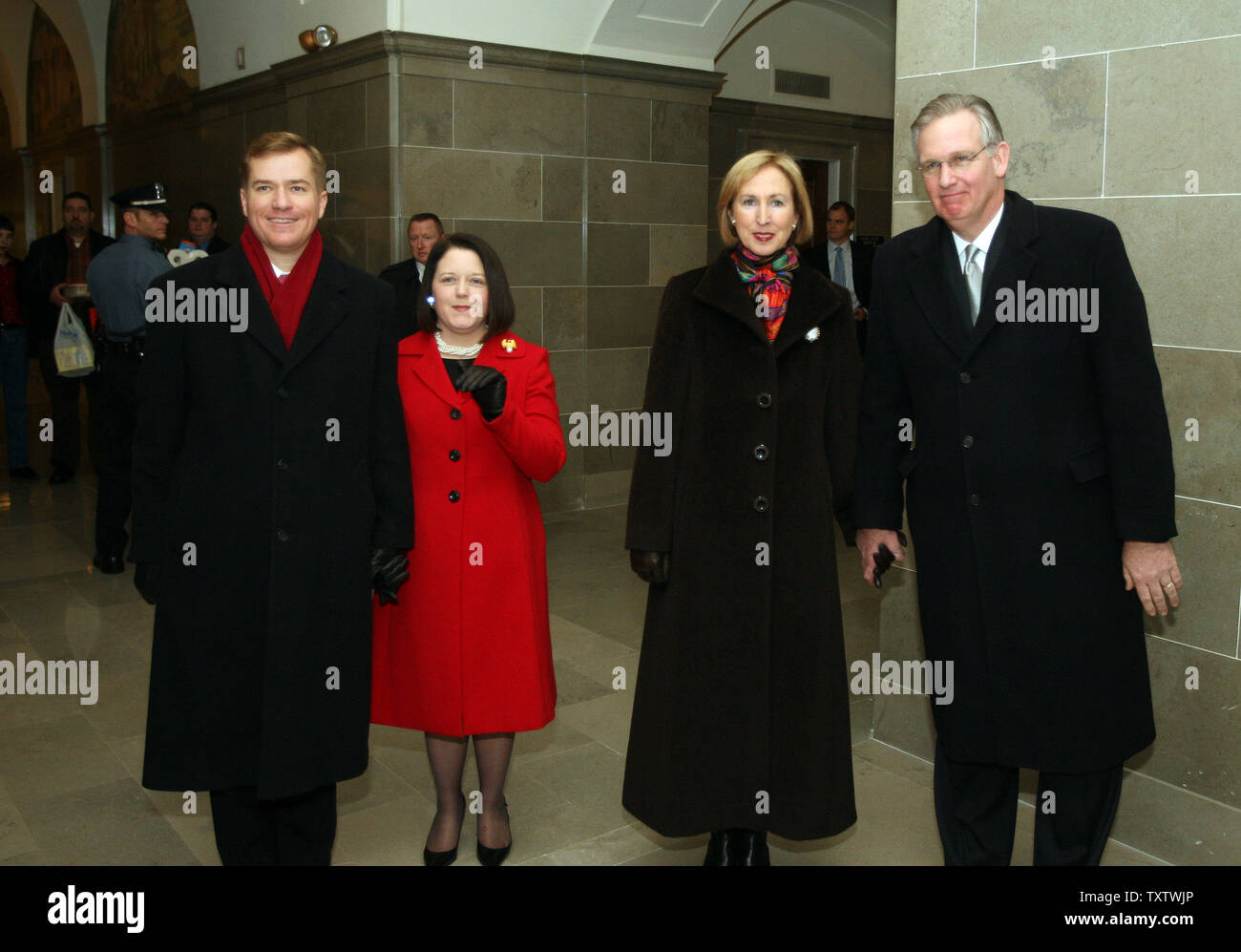 Missouri Governor Matt Blunt and his wife Melanie (L) walk down the ...