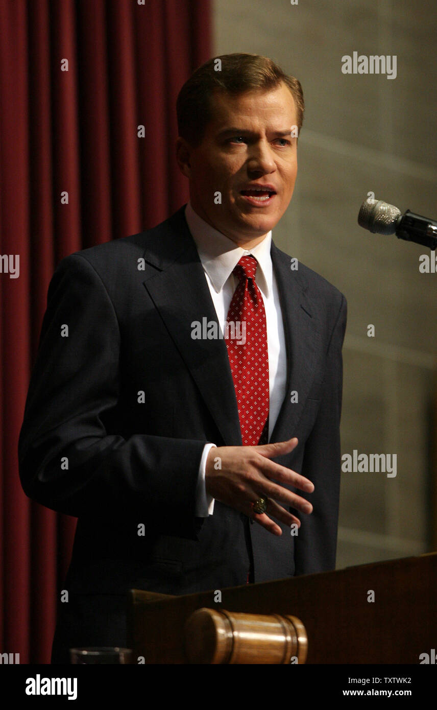 "matt blunt" hi-res stock photography and images - Alamy