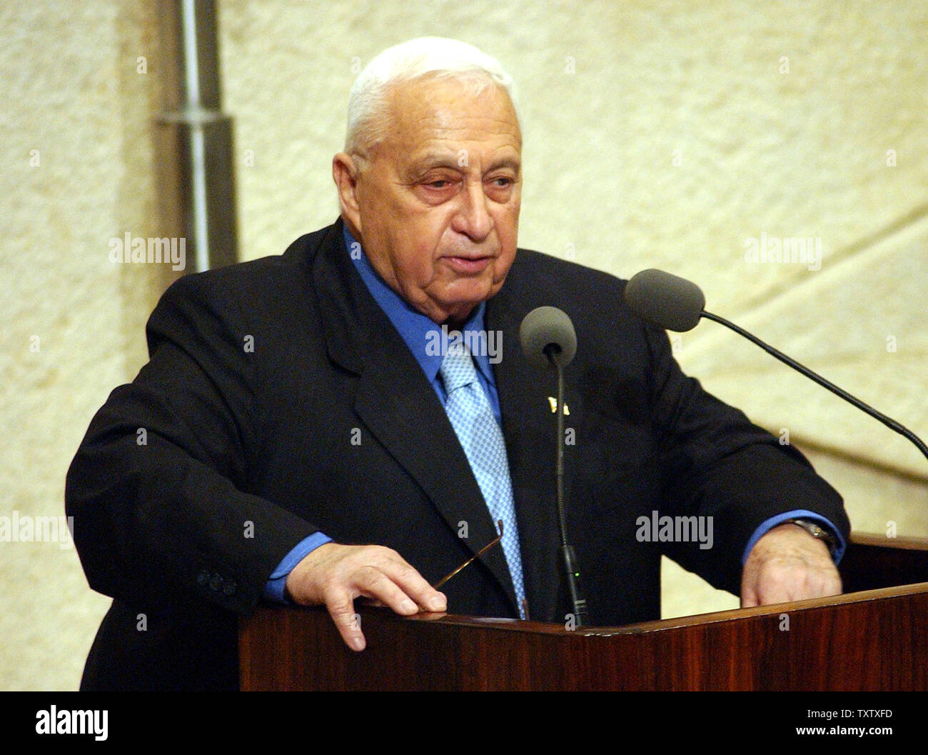Israeli Prime Minister Ariel Sharon delivers a speech in the Knesset ...