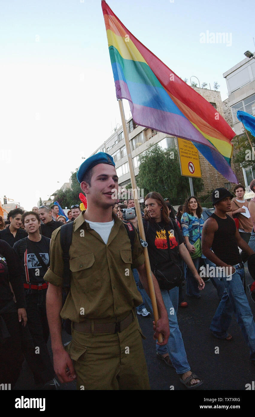 Gay soldier hi-res stock photography and images - Alamy