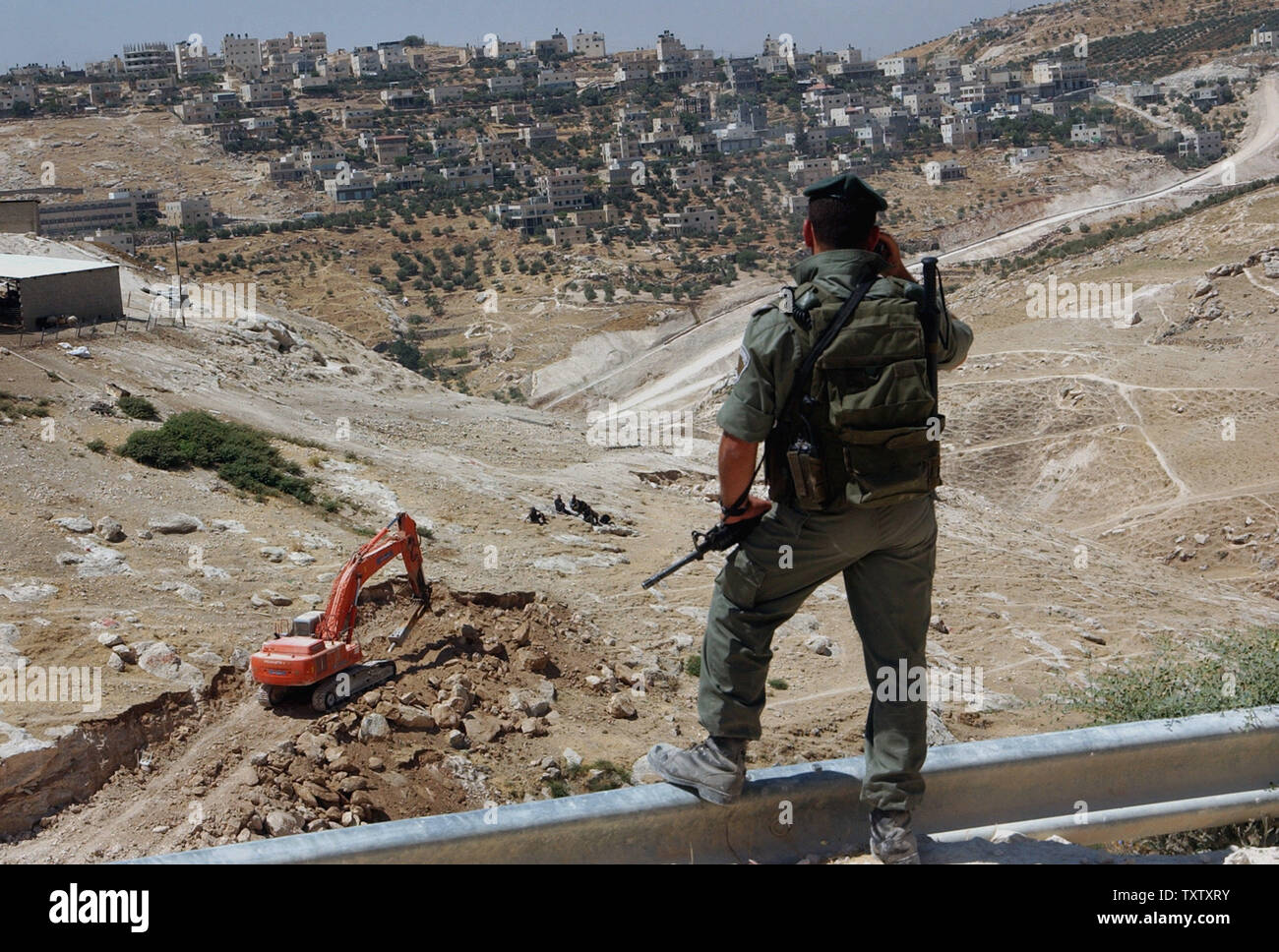 Israel border guards hi-res stock photography and images - Alamy