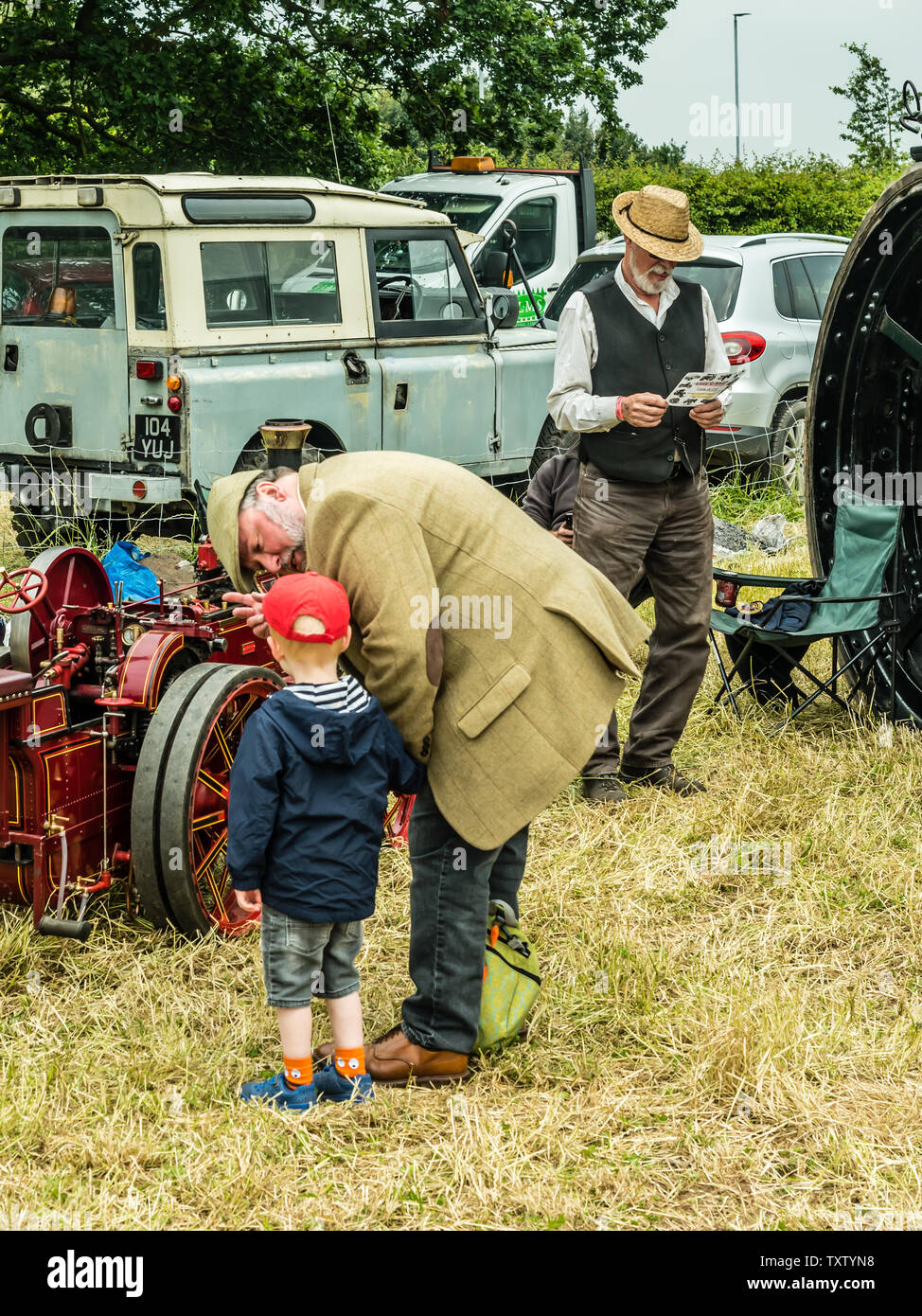 Grandad with grandson hi-res stock photography and images - Alamy