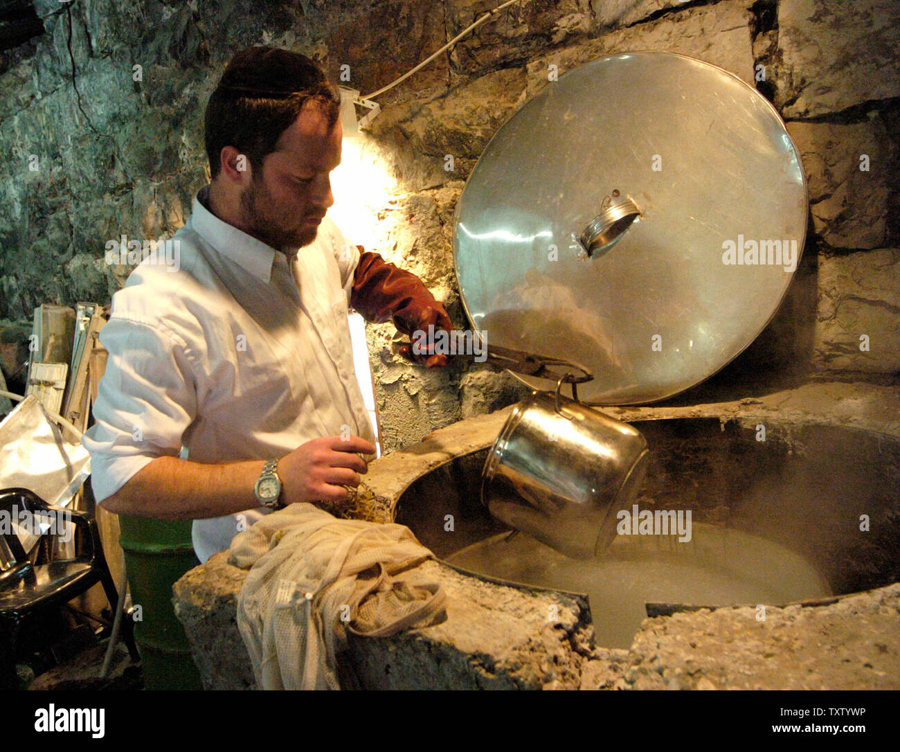 Hebrew slaves egypt hi-res stock photography and images - Alamy