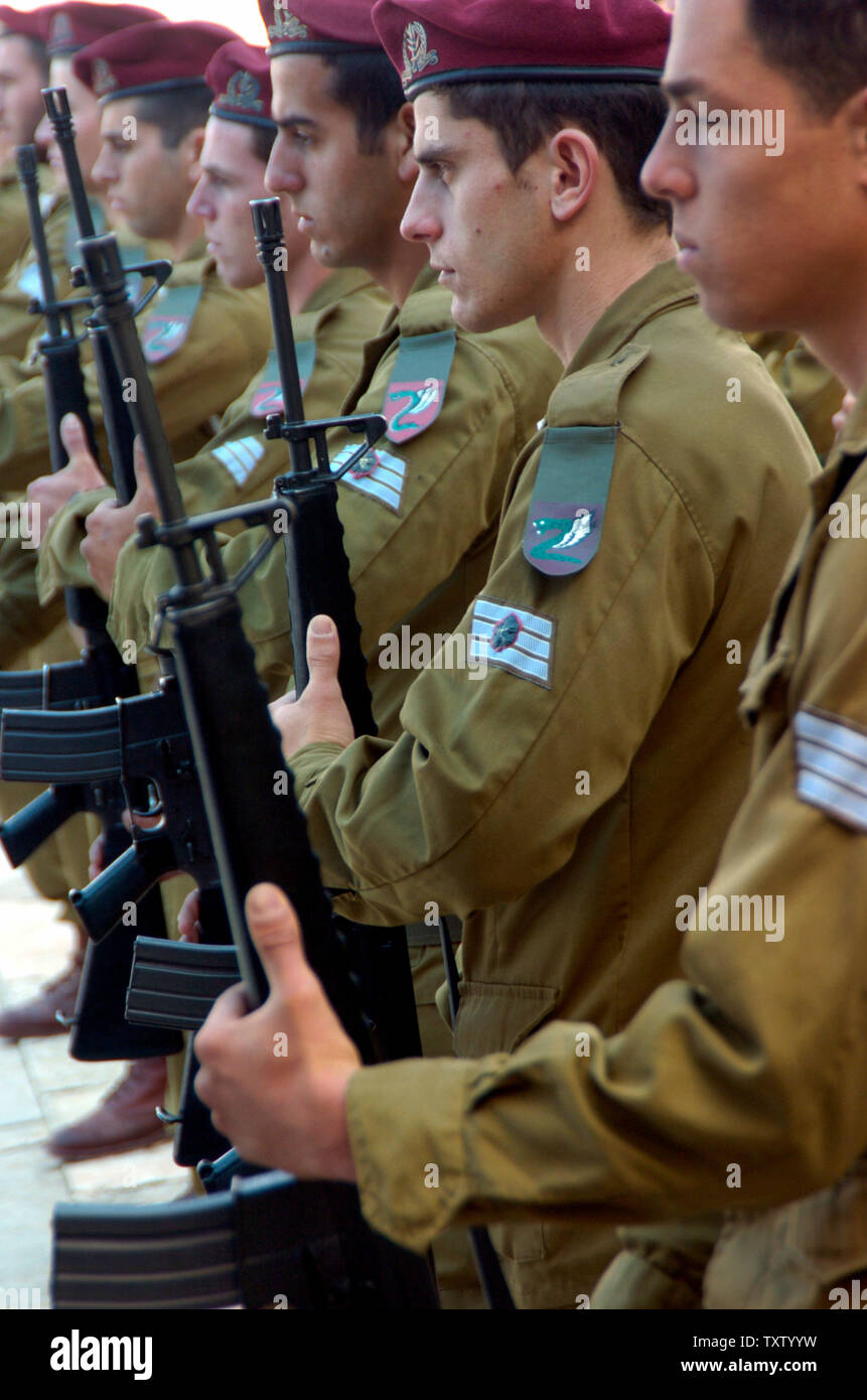 An Israeli honor guard attend a ceremony at a cemetery on the Mt. of ...
