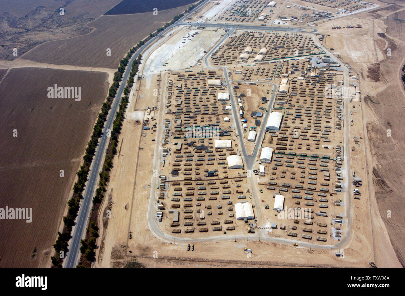 A temporary Israeli army base set up for the disengagement from Gaza is ...