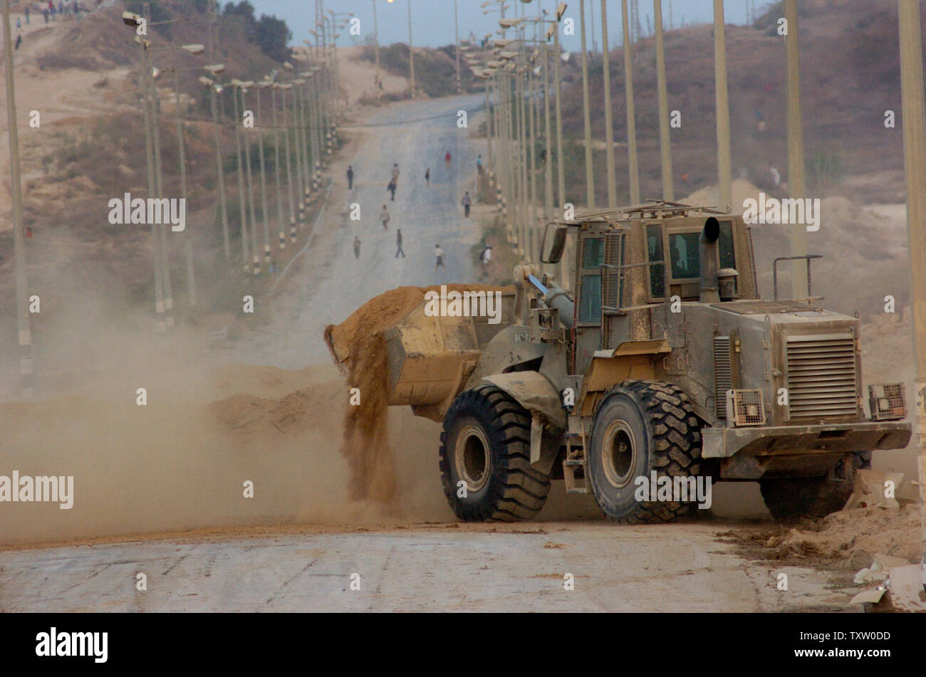 Israeli military bulldozer hi-res stock photography and images - Alamy