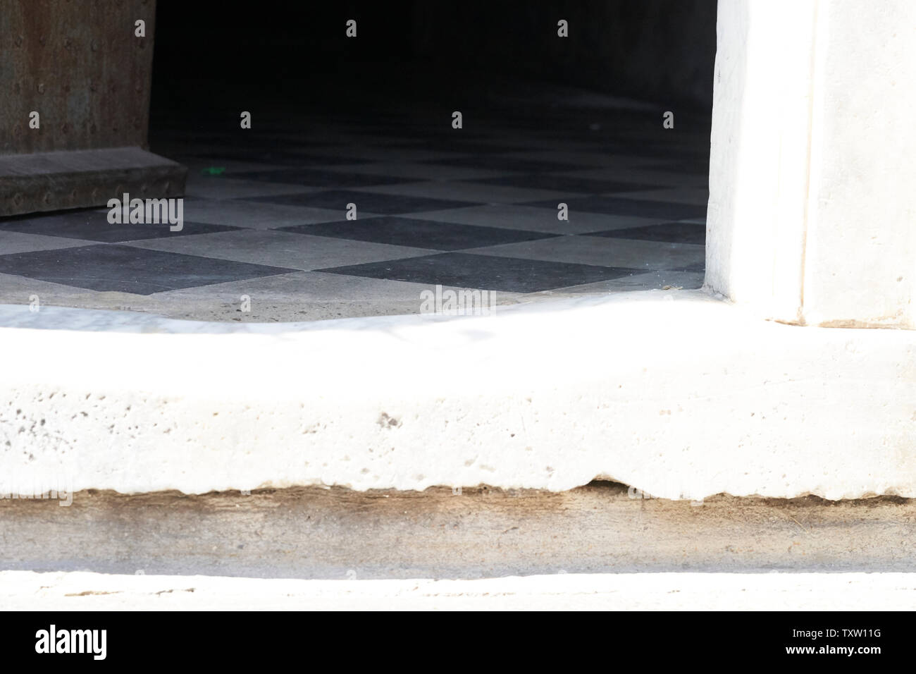 Gold threshold hi-res stock photography and images - Alamy