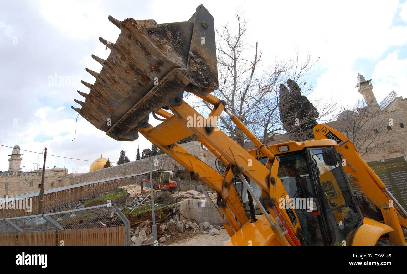 Bulldozer works hi-res stock photography and images - Alamy