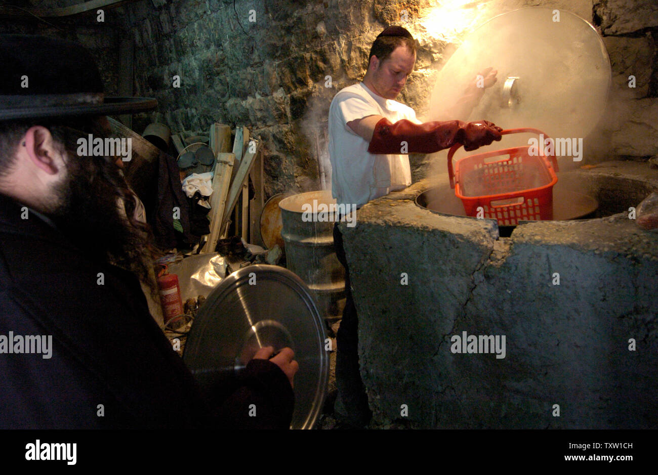 Flight of the israelites hi-res stock photography and images - Alamy