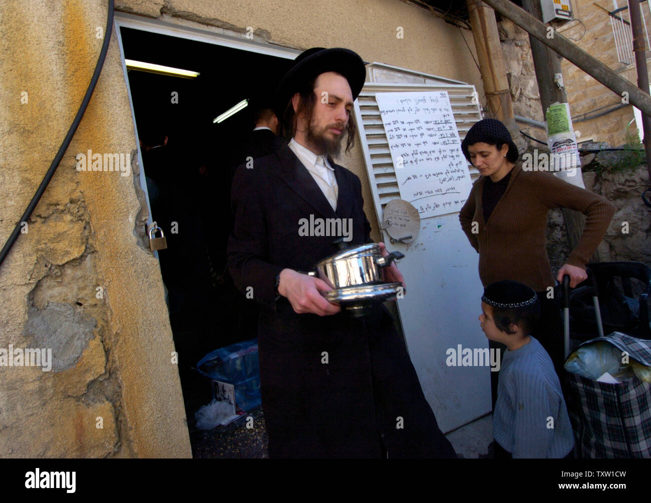 Flight of the israelites hi-res stock photography and images - Alamy