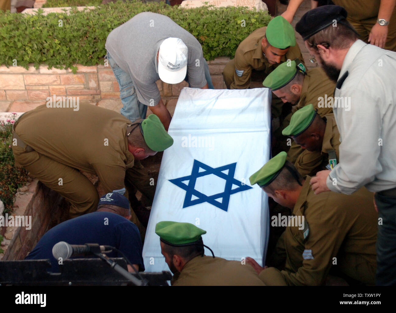 Nimrod cohen hi-res stock photography and images - Alamy
