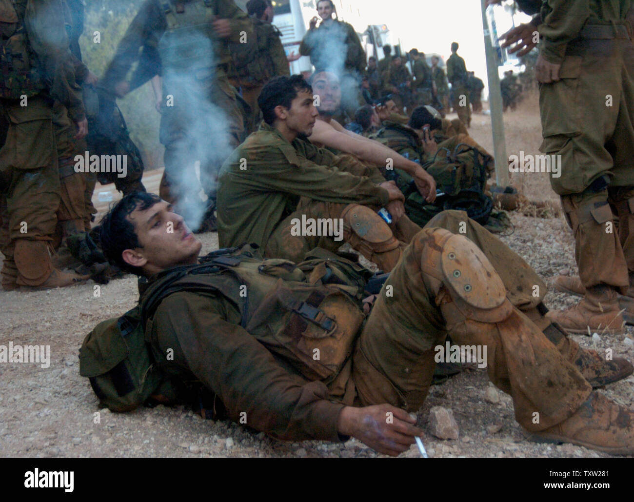 The soldiers smoke hi-res stock photography and images - Alamy