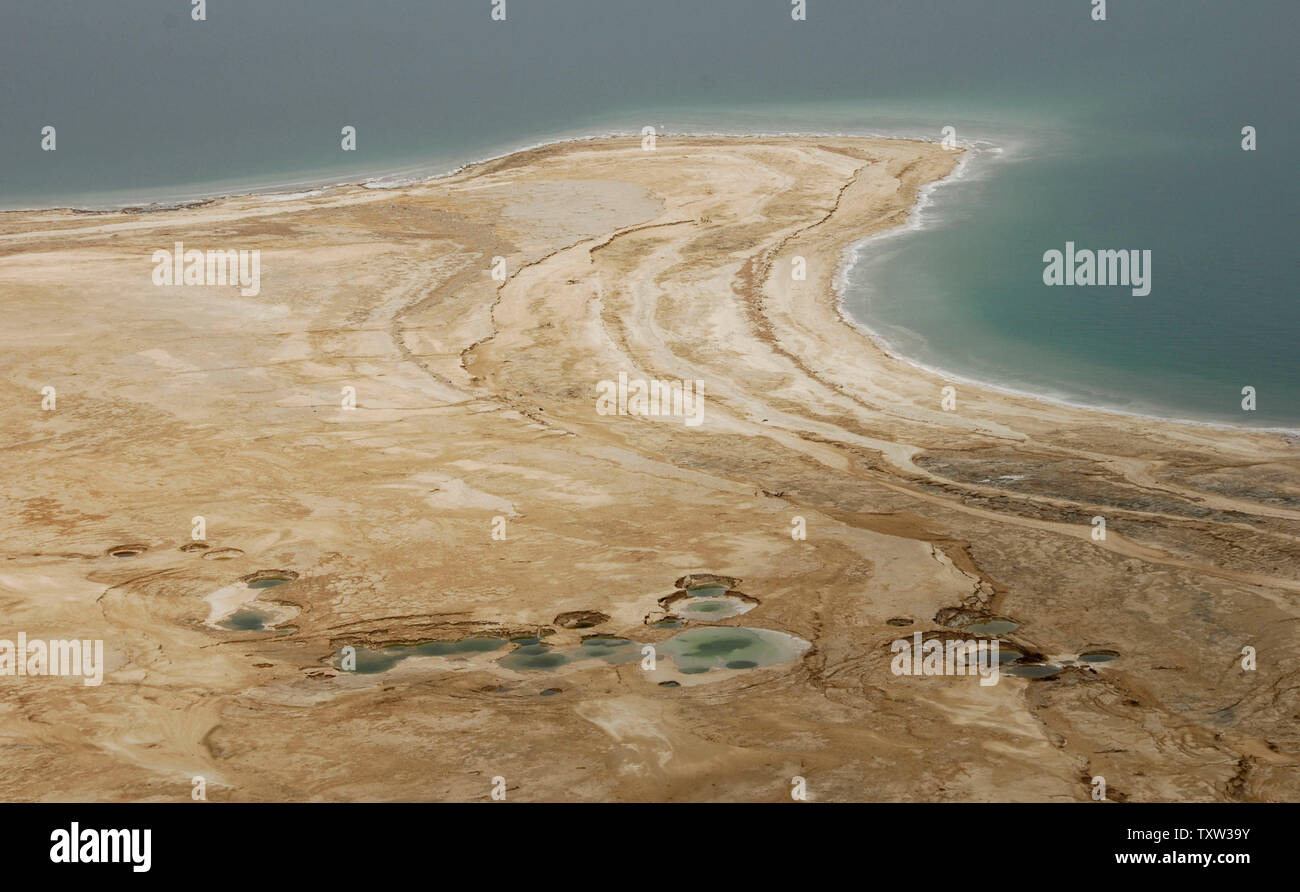 Saltiest body of water on earth hi-res stock photography and images - Alamy