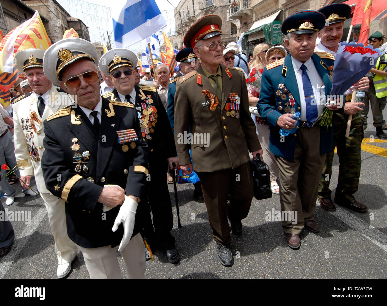 Jewish World War II veterans from the former Soviet Union celebrate ...
