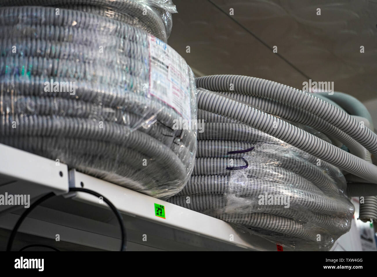 Long electrical cables hi-res stock photography and images - Alamy