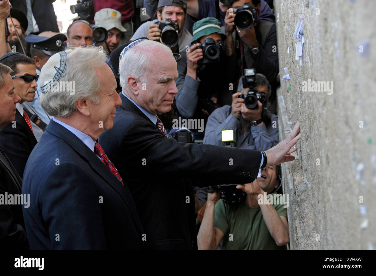 Joseph lieberman wall hi-res stock photography and images - Alamy
