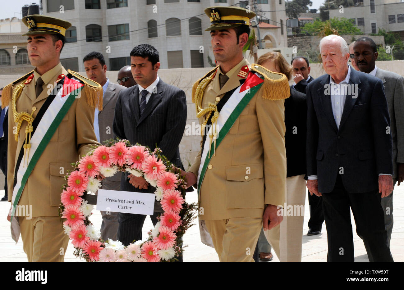 Yasser arafat and wife hi-res stock photography and images - Alamy