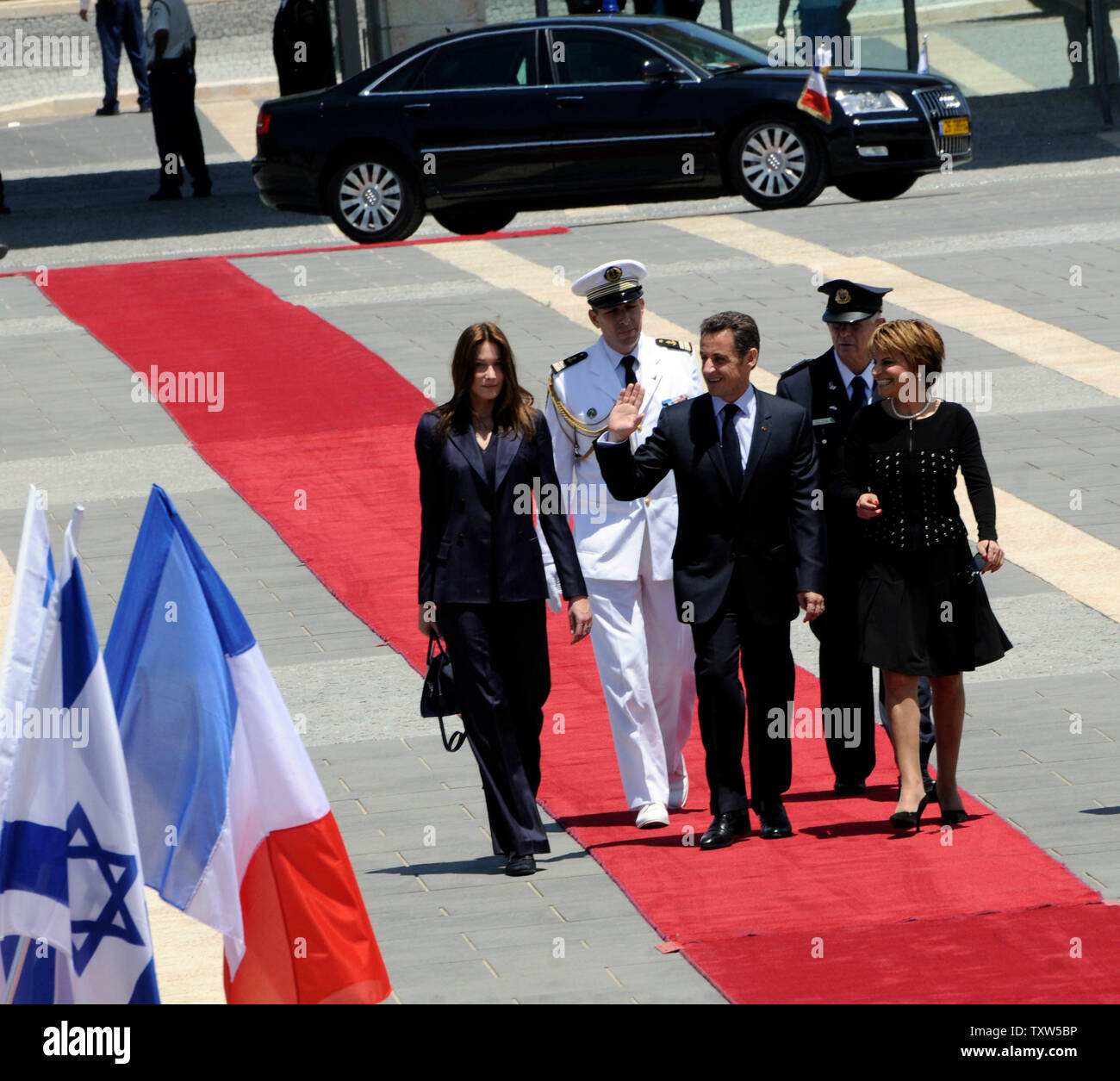 French President Nicolas Sarkozy, his wife, Carla Bruni, and Israeli ...