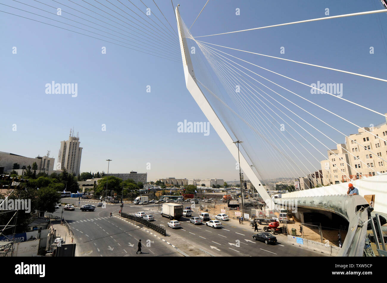 The newly constructed "Bridge of Strings" designed by Spainish ...