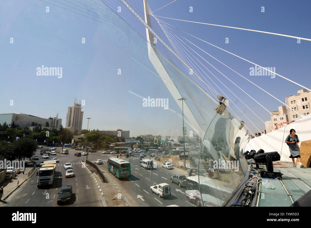 The newly constructed "Bridge of Strings" designed by Spainish ...