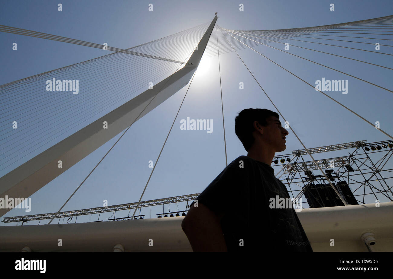 The newly constructed "Bridge of Strings" designed by Spainish ...