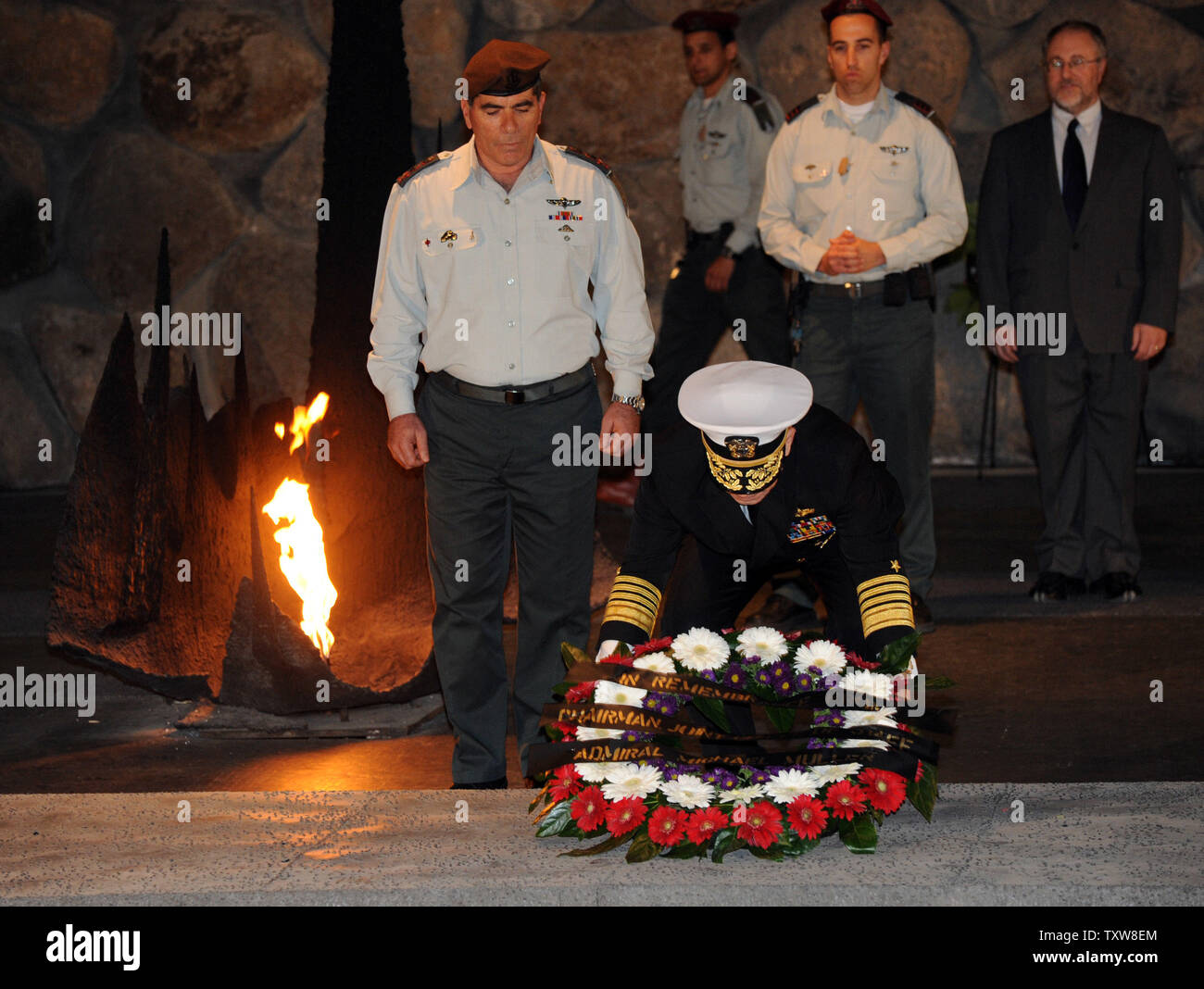 Israel's IDF Chief of the General Staff, Lt. General Gabi Ashkenazi ...