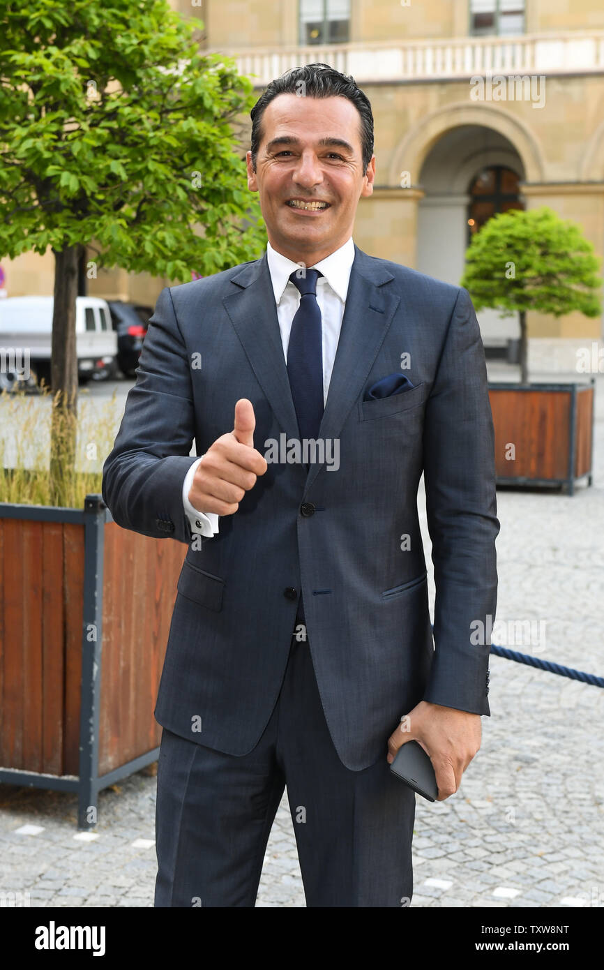 Munich, Germany. 25th June, 2019. Erol Sander, actor, comes to the ...