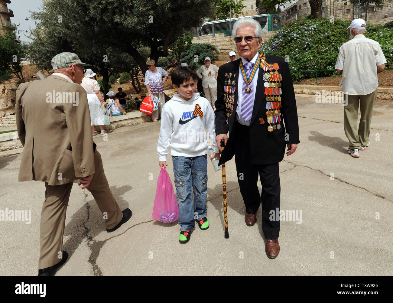 Jewish war veteran hi-res stock photography and images - Alamy