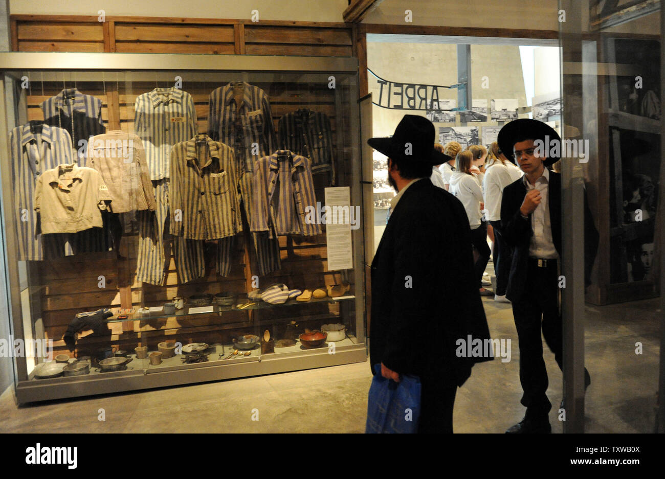 Worn by jews hi-res stock photography and images - Alamy