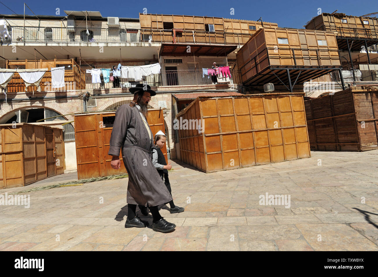 Sukkot booth hi-res stock photography and images - Alamy