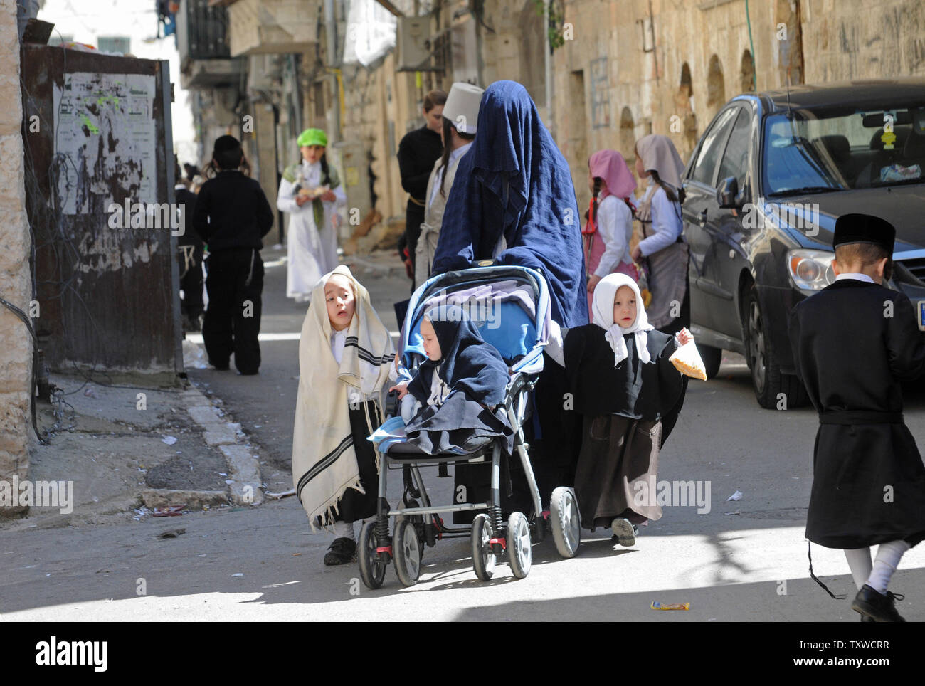 Jewish woman face hi-res stock photography and images - Alamy