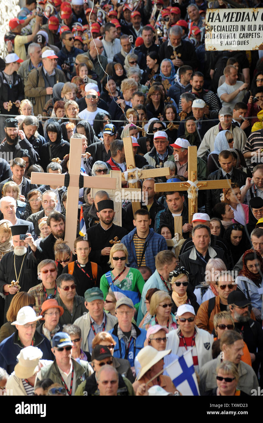 Orthodox Christian pilgrims crosses on the Via Dolorosa, "The Way of ...