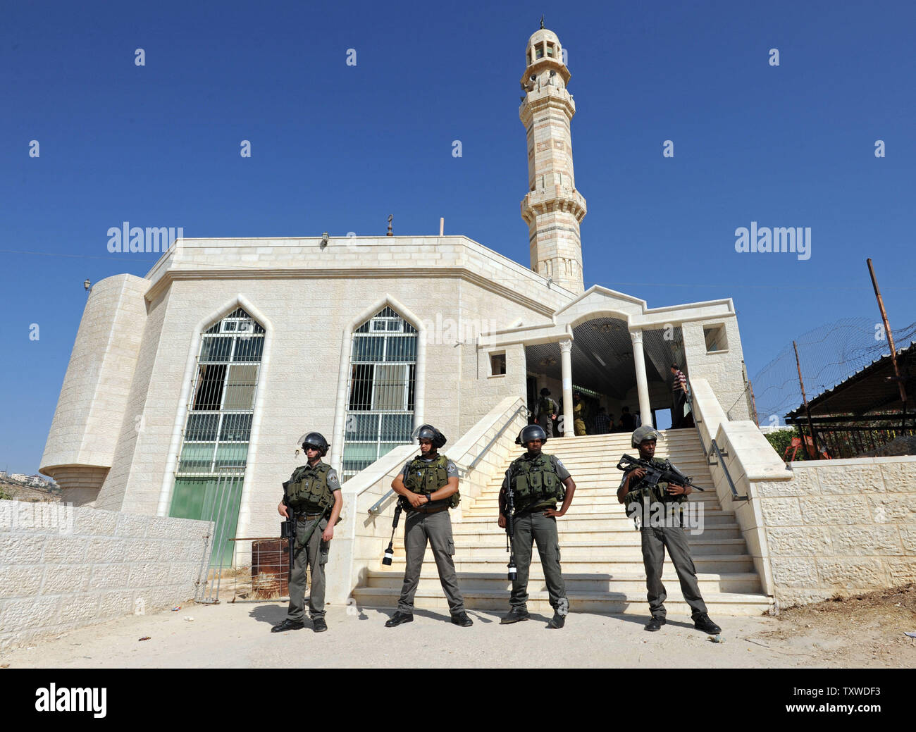 Israeli police mosques hi-res stock photography and images - Alamy