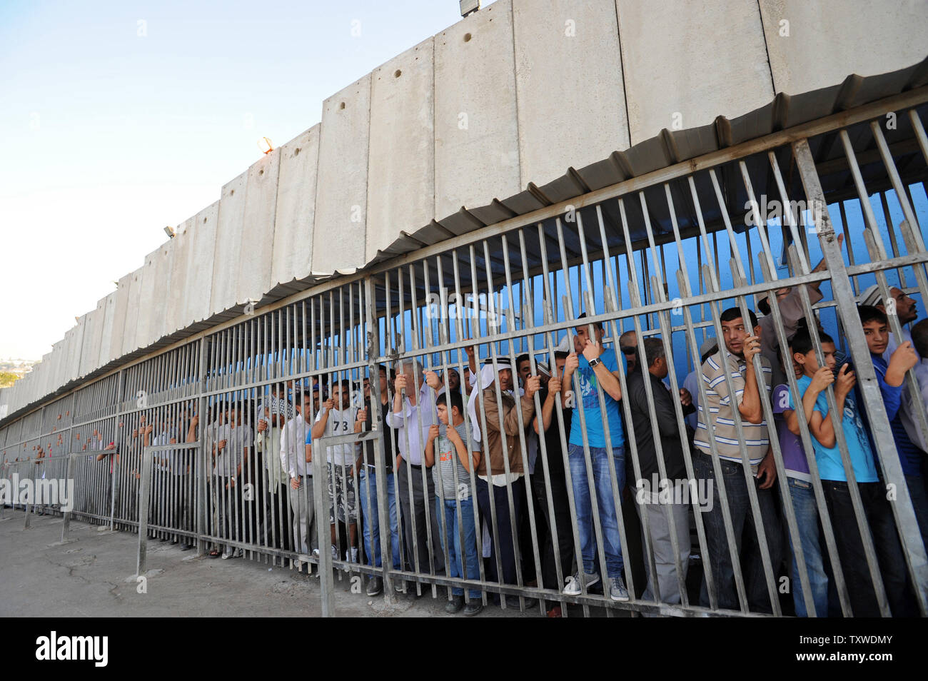 Bethlehem checkpoint hi-res stock photography and images - Alamy