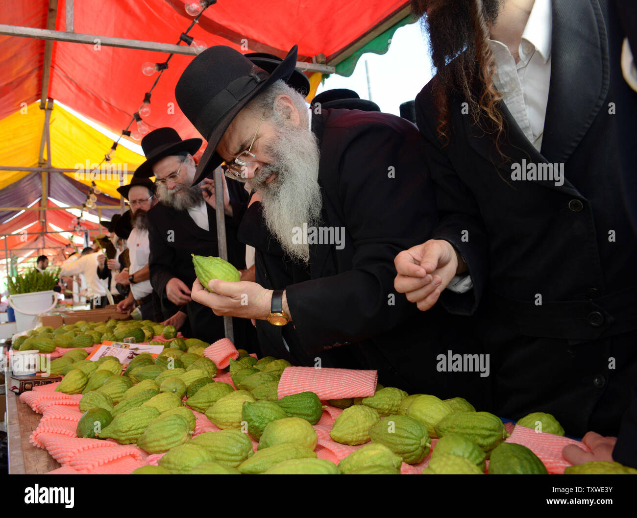 Jewish feast days hi-res stock photography and images - Alamy
