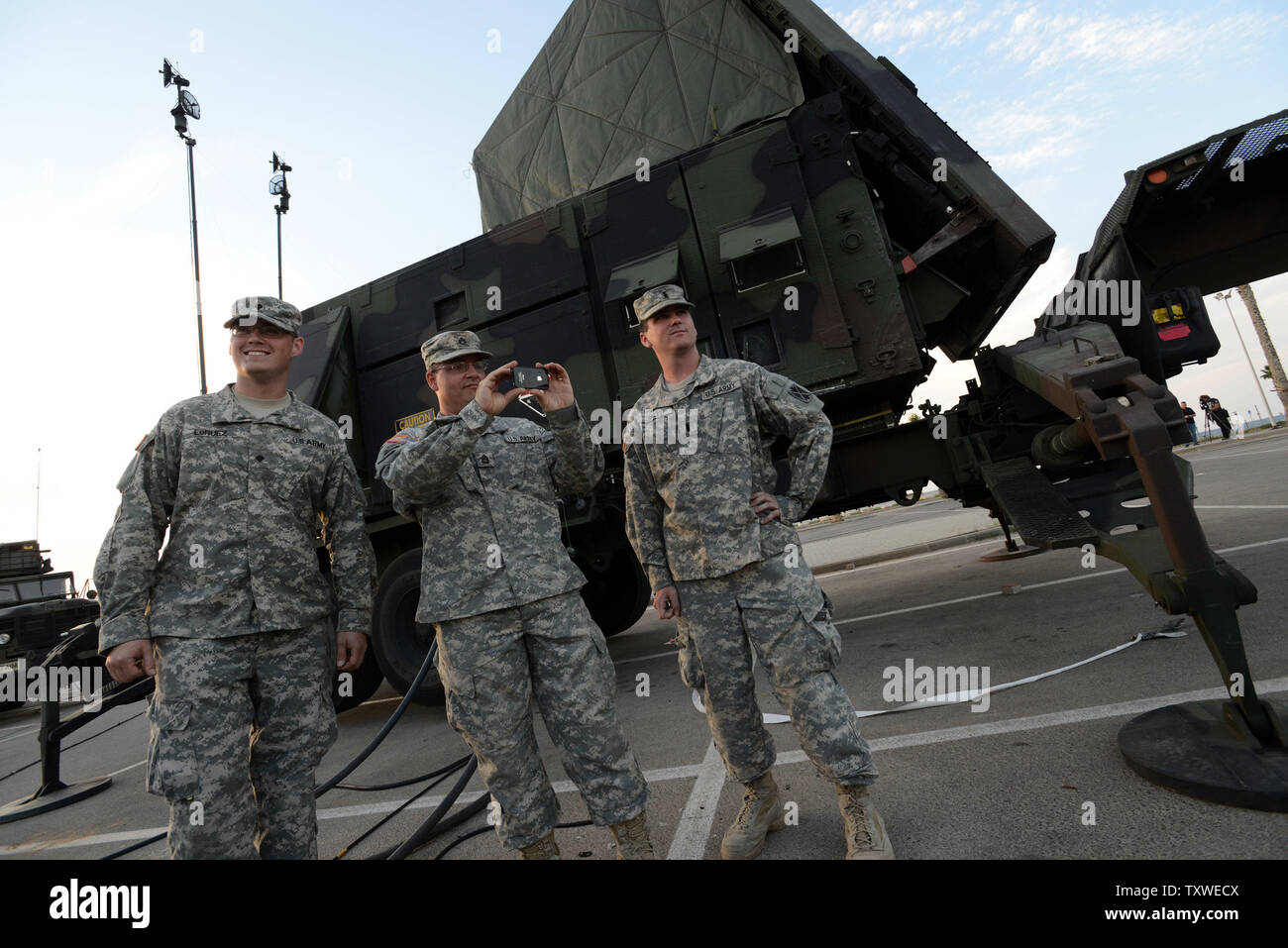 Patriot radar hi-res stock photography and images - Alamy