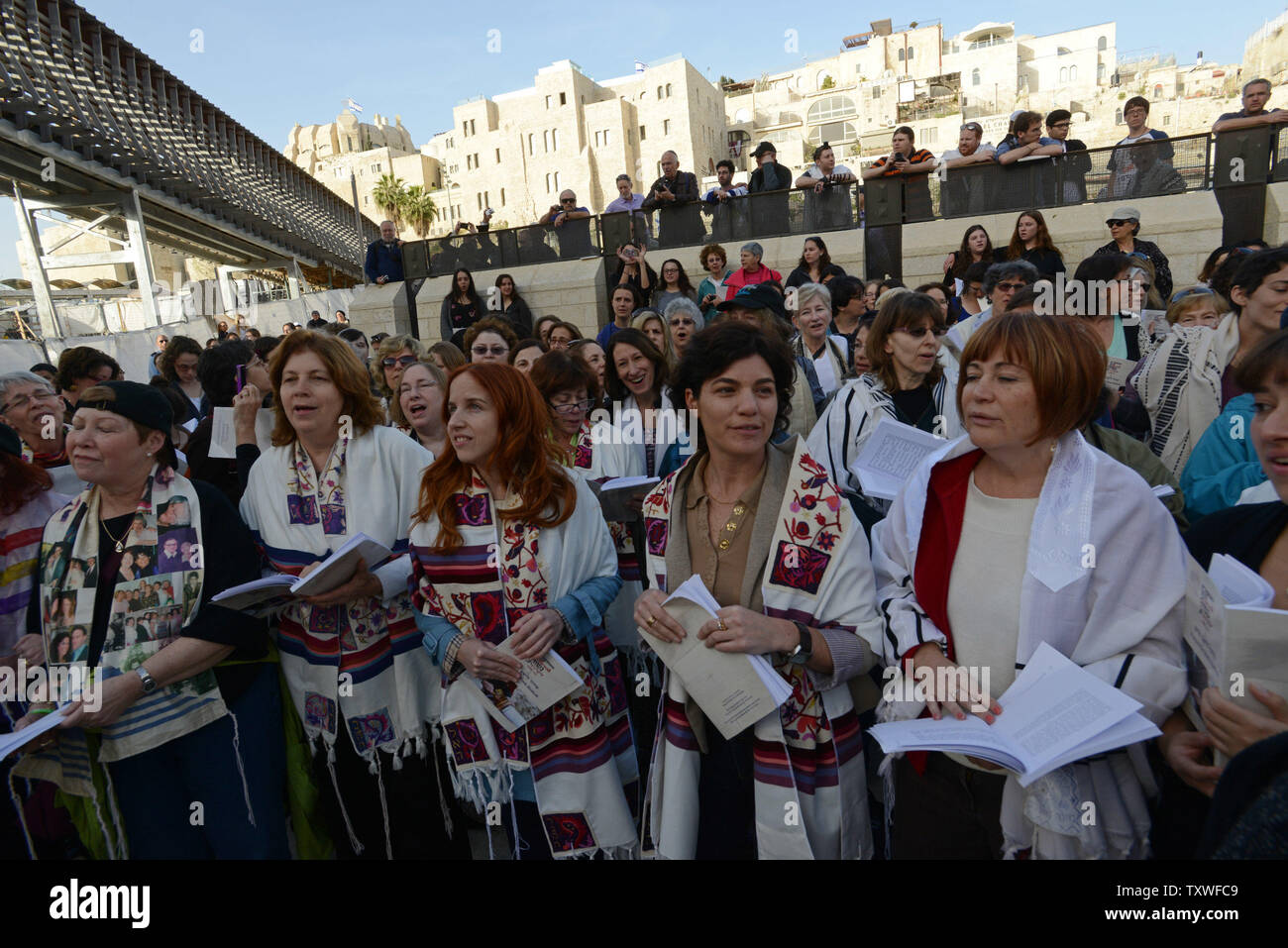 Rosh hodesh hi-res stock photography and images - Alamy