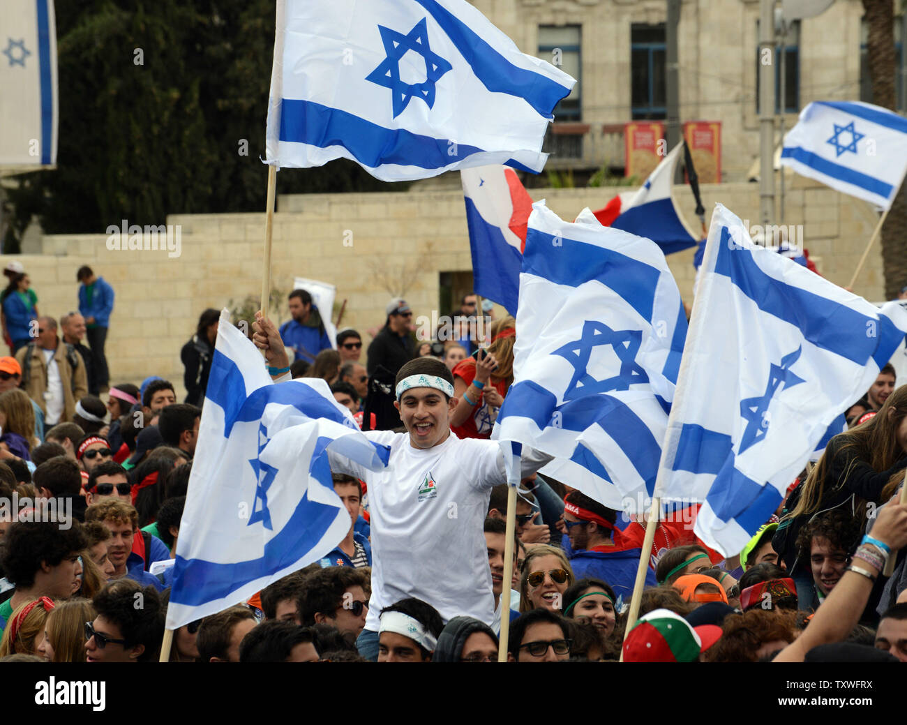 Israel independence 1948 flags hi-res stock photography and images - Alamy
