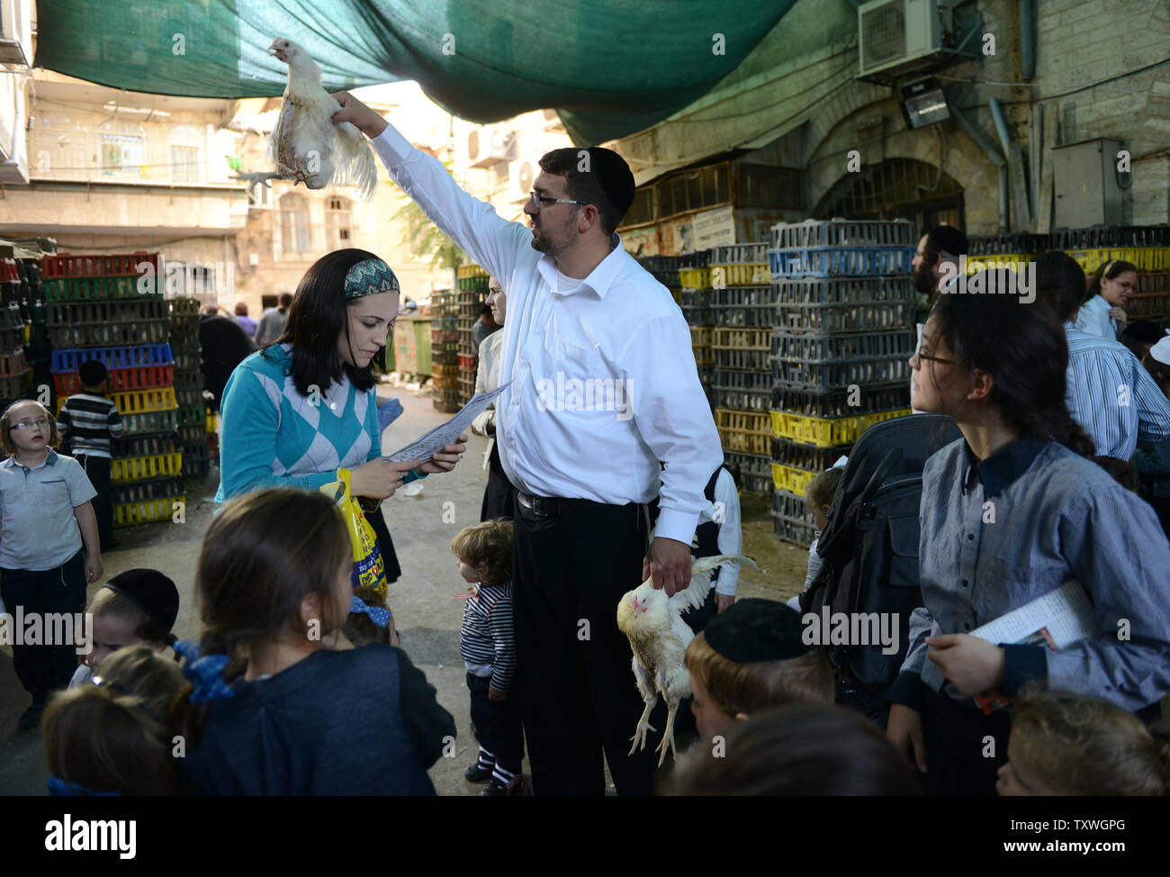 Kaparot ceremony israel hi-res stock photography and images - Alamy