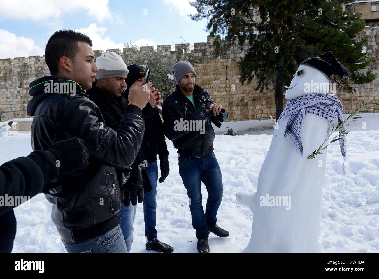 Palestinians weather hi-res stock photography and images - Alamy