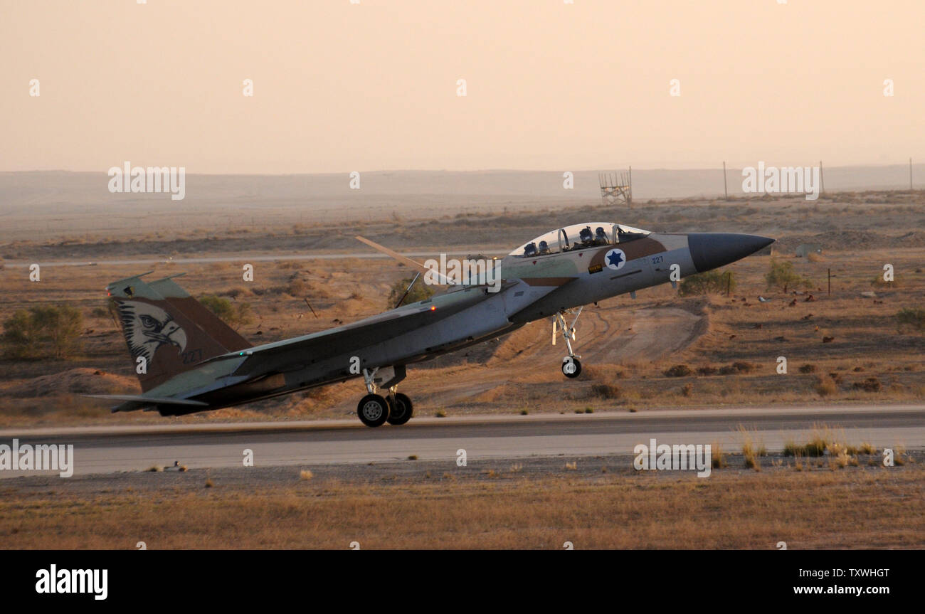 Israel f 16 jet hi-res stock photography and images - Alamy