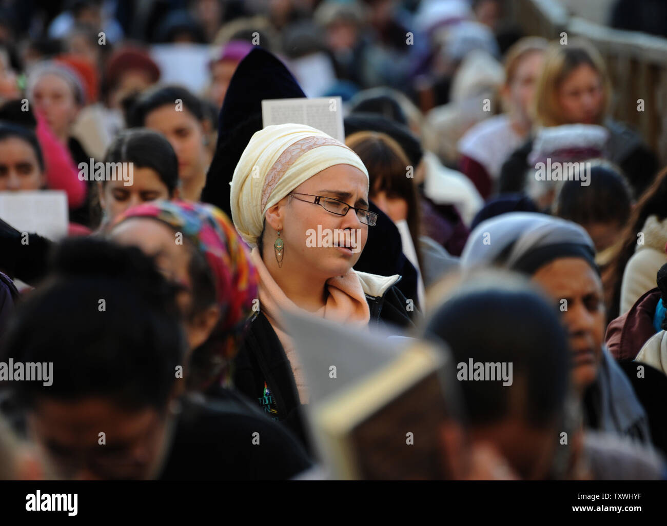 Discredit hi-res stock photography and images - Alamy