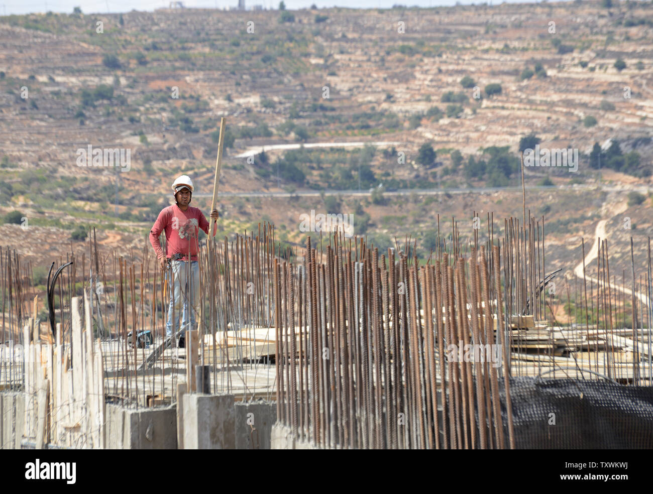 Efrat palestinian worker hi-res stock photography and images - Alamy