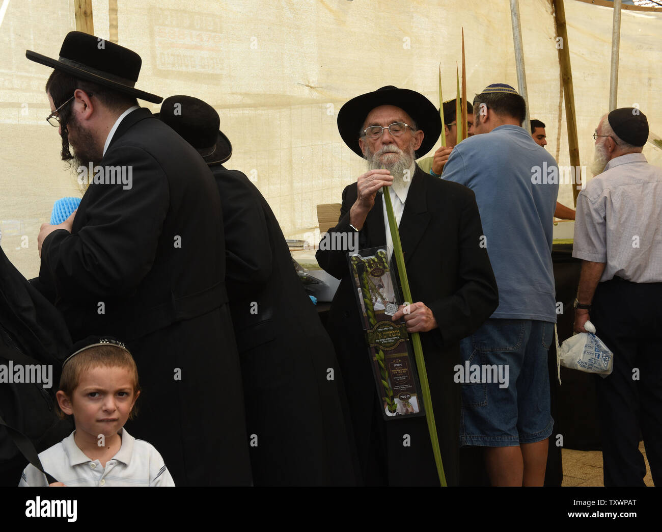 Jewish meals hi-res stock photography and images - Alamy