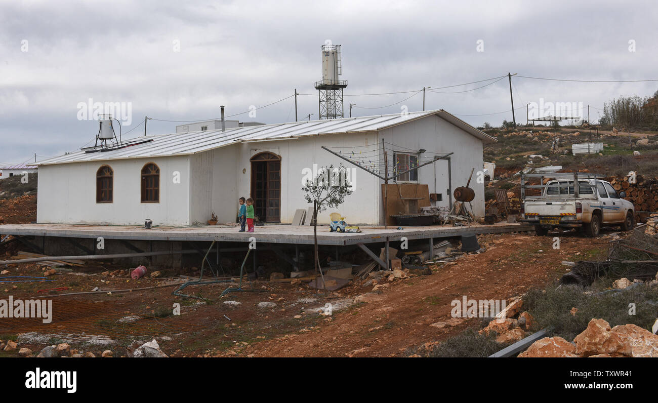 Esh kodesh hi-res stock photography and images - Alamy