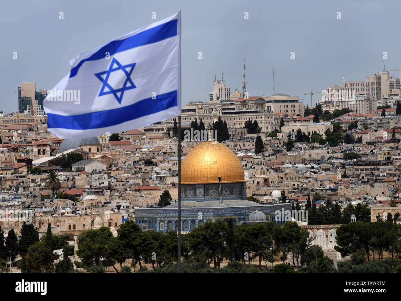 Idf night hi-res stock photography and images - Alamy
