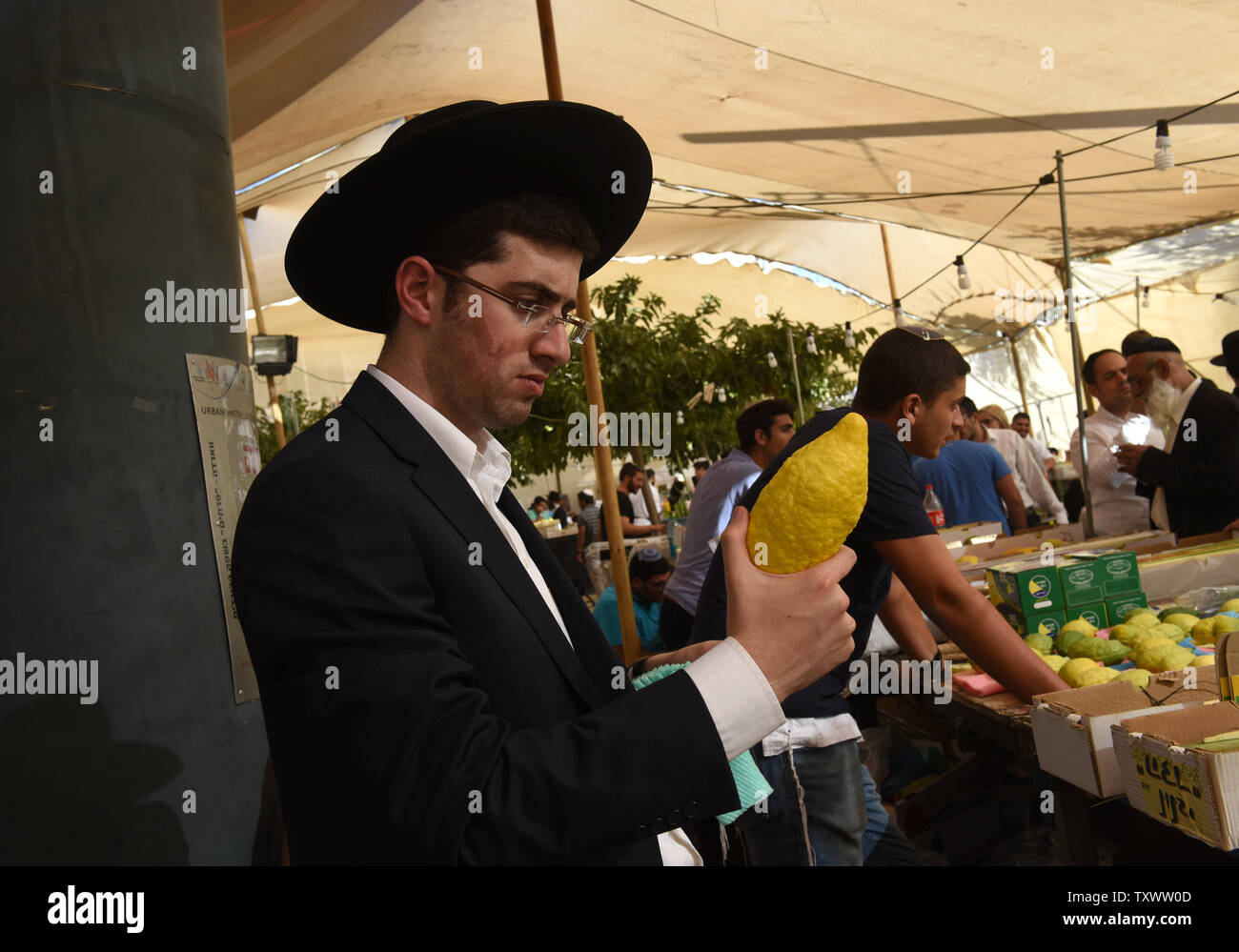 Ancient feast of tabernacles hi-res stock photography and images - Alamy